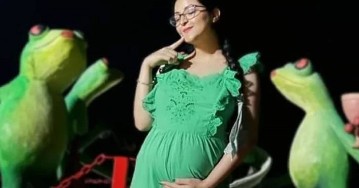 Pori Moni shares first glimpse of baby bump