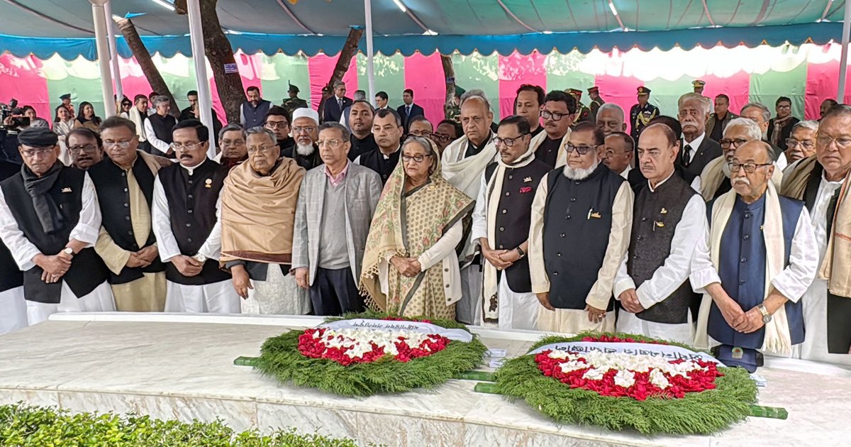 PM, new cabinet pay homage to Bangabandhu in Tungipara