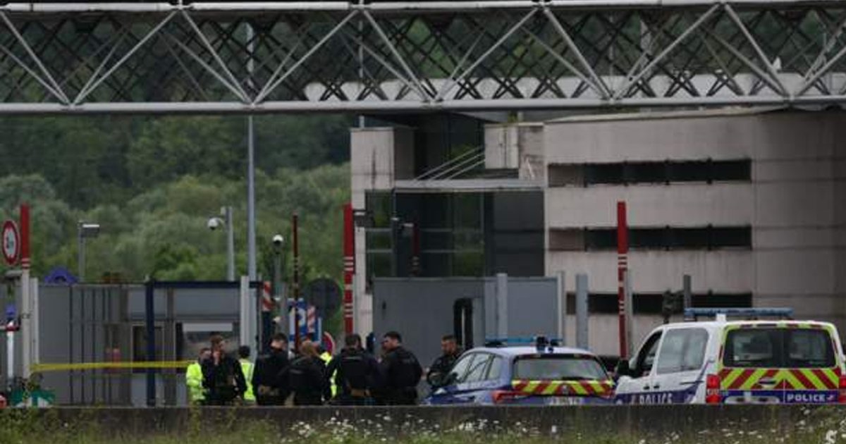 France launches manhunt after deadly ambush on prison van