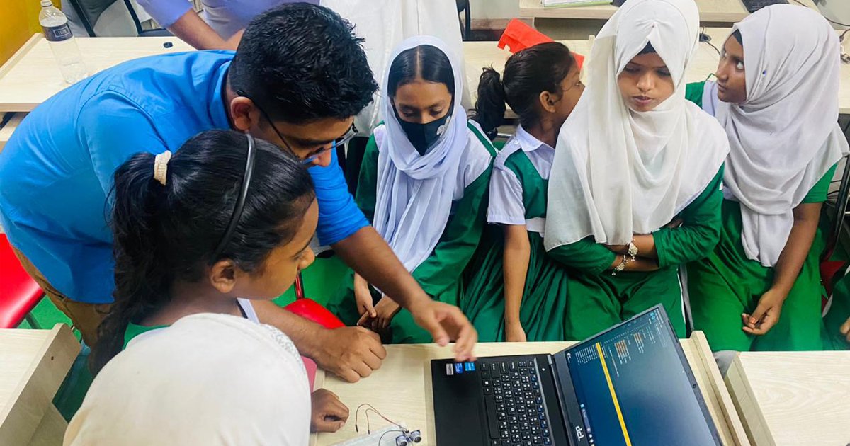Hands-On Robotics Workshop for Girls by Lightshore & BDRF