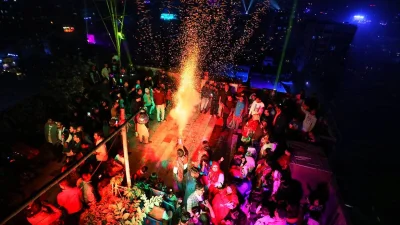 Dhakaites celebrate Shakrain festival in style